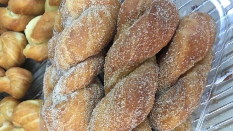 Cách làm bánh rán đường đơn giản tại nhà, giòn rụm